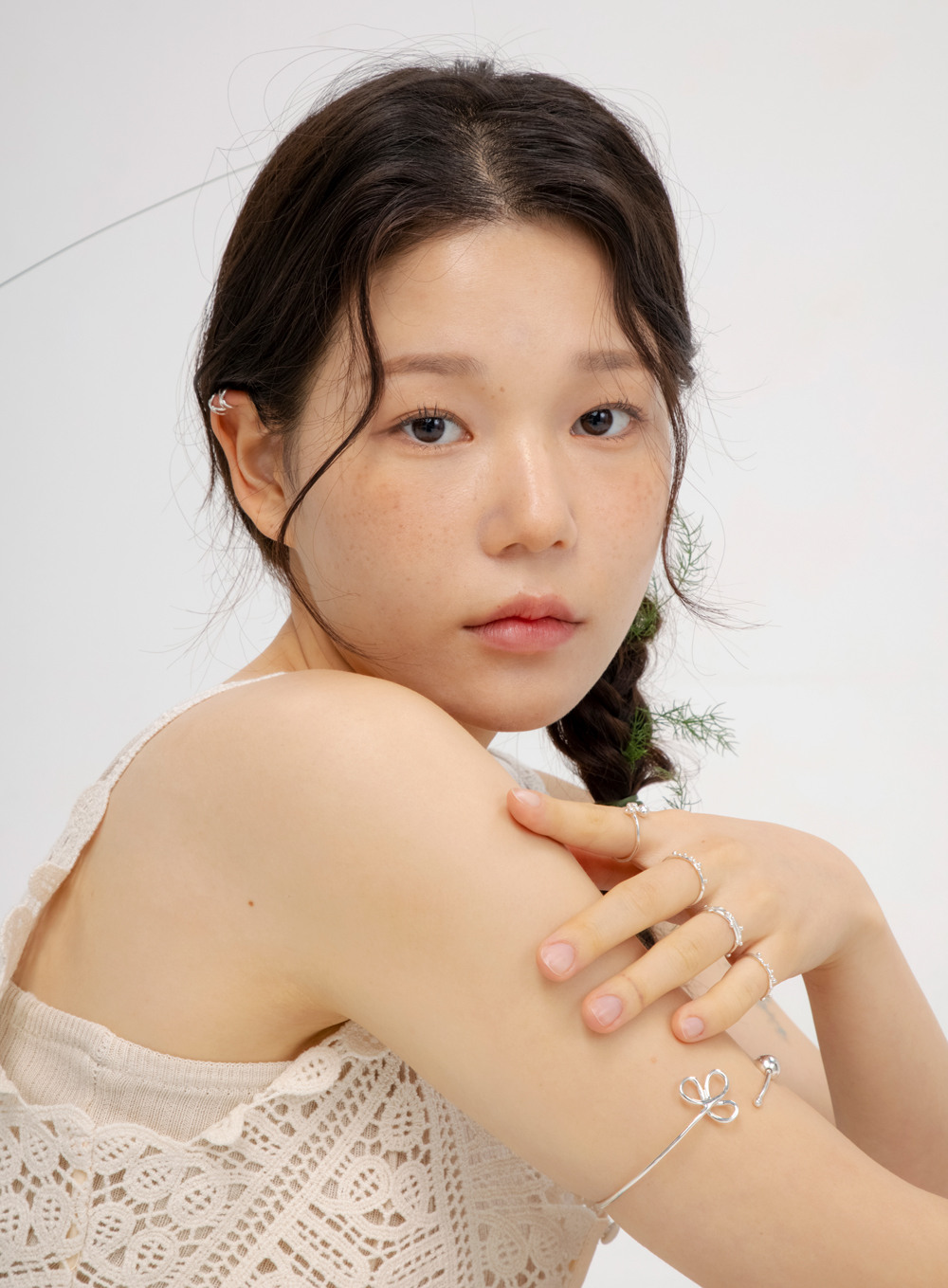 Clover cuff - 감도 깊은 취향 셀렉트샵 29CM